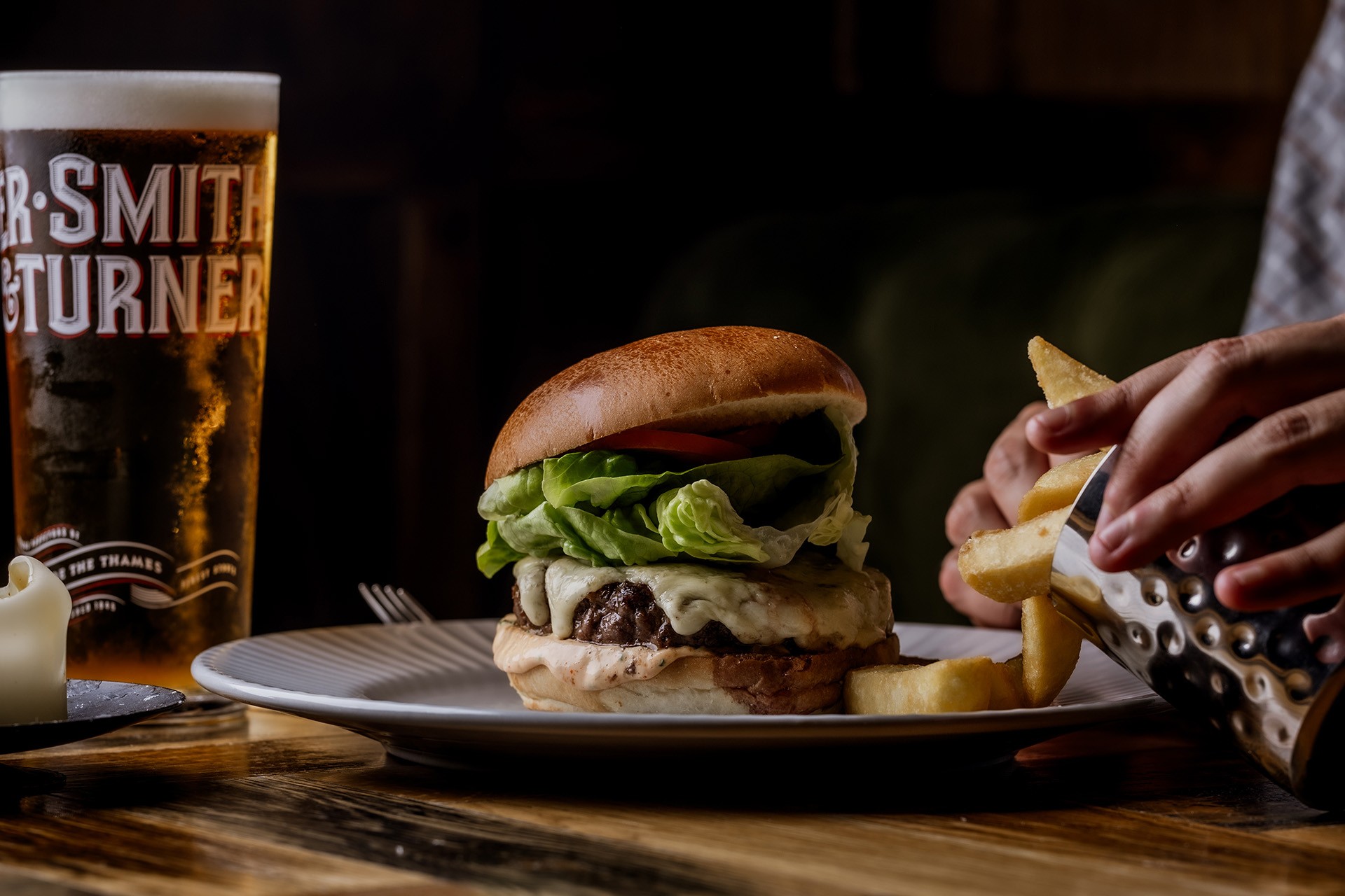 Dining at The White Horse, Wembley | Dining near Wembley Stadium